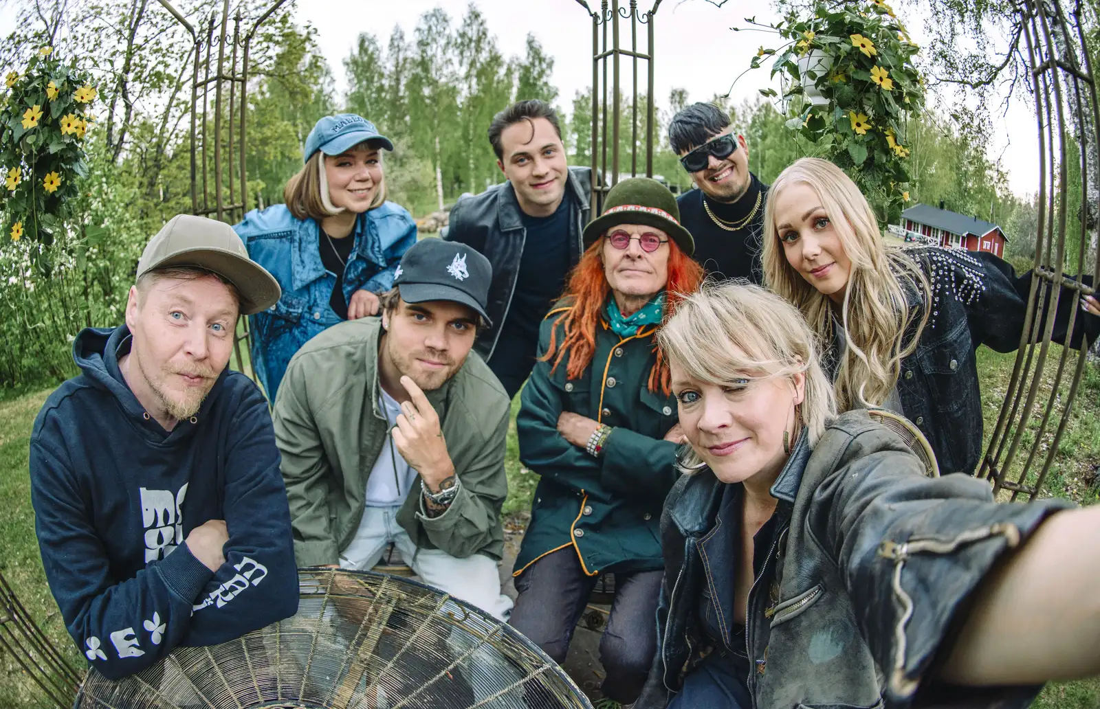 Ennakkopaljastus: Vain elämää perjantai 14.11. - Nämä artistit ...