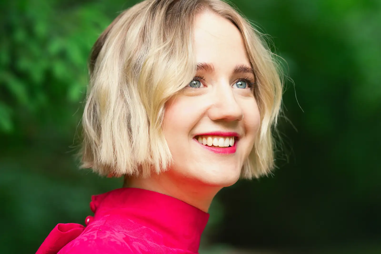 Ex-Puoli seitsemän juontaja Anniina Valtonen yllättää - Uudessa ...